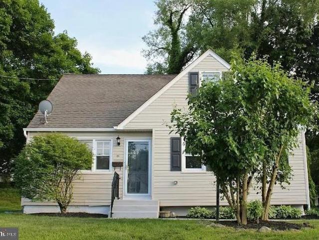 4 Br, 2 bath, Single Family 28 Ridgley Street