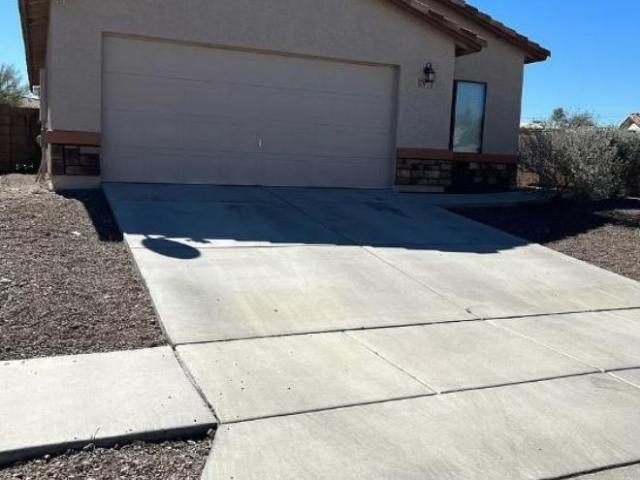 4 Br, 2 bath, Single Family 2912 North Xochi Pilli Drive