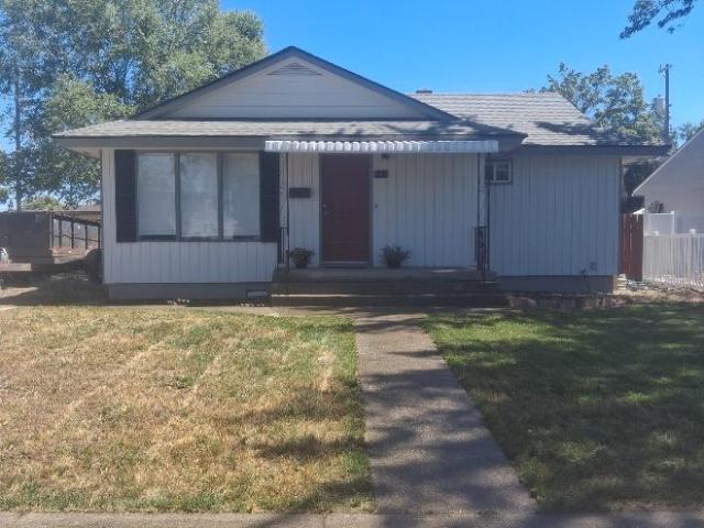4 Br, 2 bath, Single Family 203 W Amherst