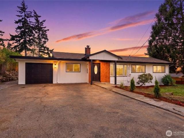 4 Br, 2 bath, Single Family 2013 S 249th St