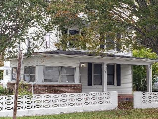 4 Br, 2 bath, Single Family 201 E Gale St