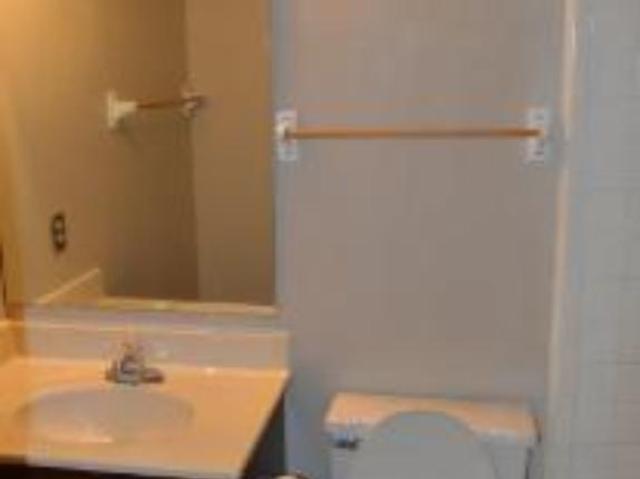 4 Br, 2 bath, Single Family 202 Trillingham Ln