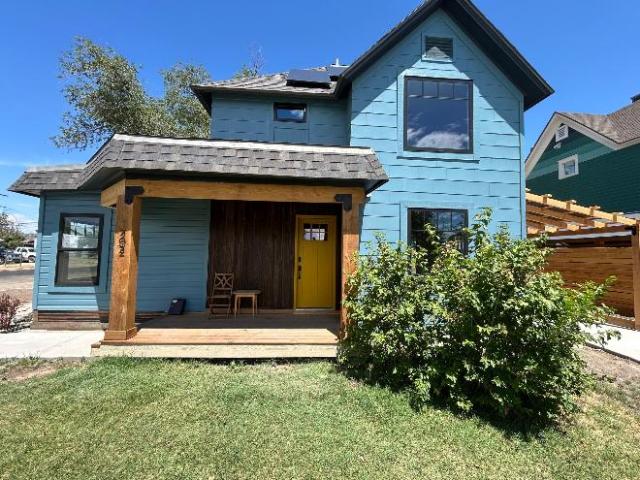 4 Br, 2 bath, Single Family 202 Chipeta Ave