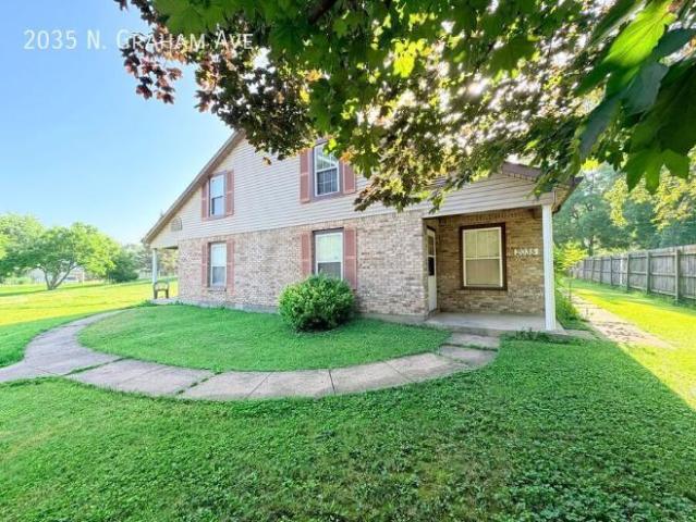 4 Br, 2 bath, Single Family 2035 N Graham Ave