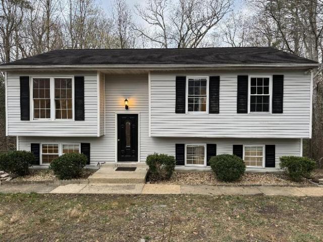 4 Br, 2 bath, Single Family 2036 Yew Ct