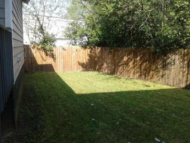 4 Br, 2 bath, Single Family 205 W Broadway St