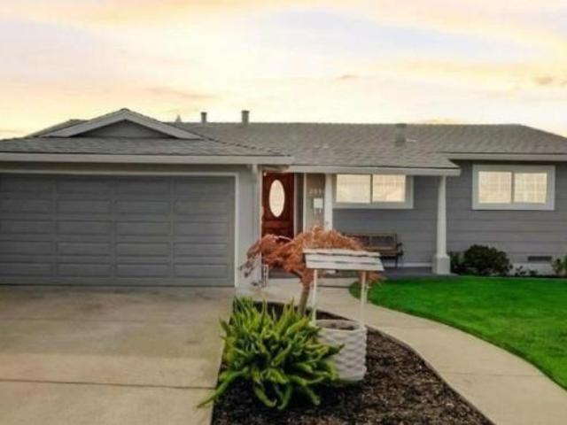 4 Br, 2 bath, Single Family 2090 Blackwood Drive