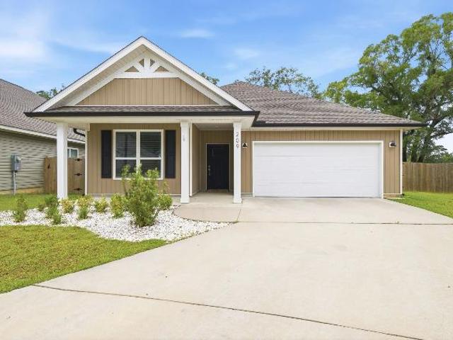 4 Br, 2 bath, Single Family 209 Camellia Dr