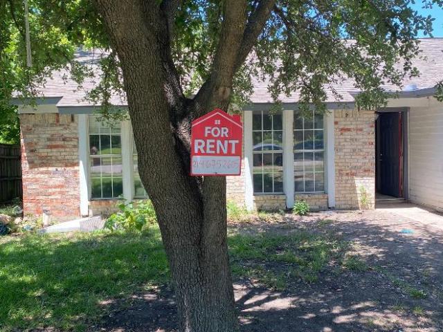 4 Br, 2 bath, Single Family 2117 High Summit Dr