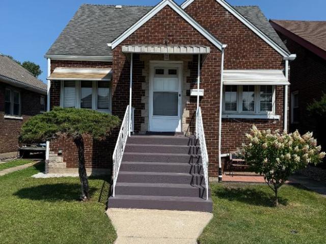 4 Br, 2 bath, Single Family 2137 Wespark Ave