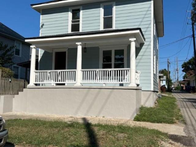 4 Br, 2 bath, Single Family 214 15th St