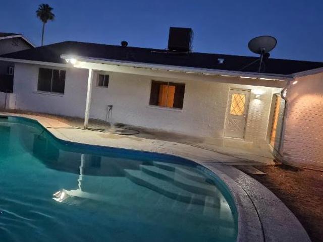 4 Br, 2 bath, Single Family 2154 E Sesame St