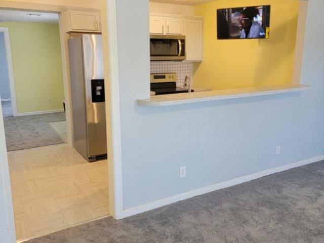 4 Br, 2 bath, Single Family 2154 S Seneca St