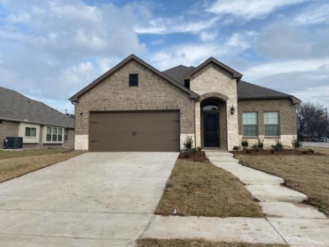 4 Br, 2 bath, Single Family 215 Jacaranda Dr