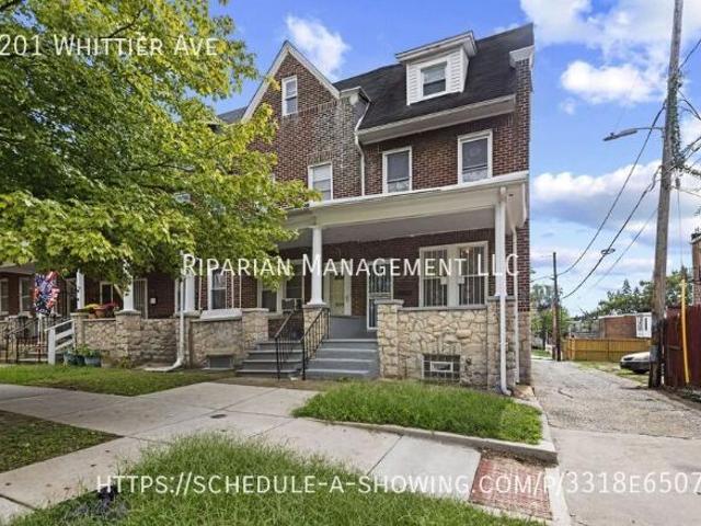 4 Br, 2 bath, Single Family 2201 Whittier Ave