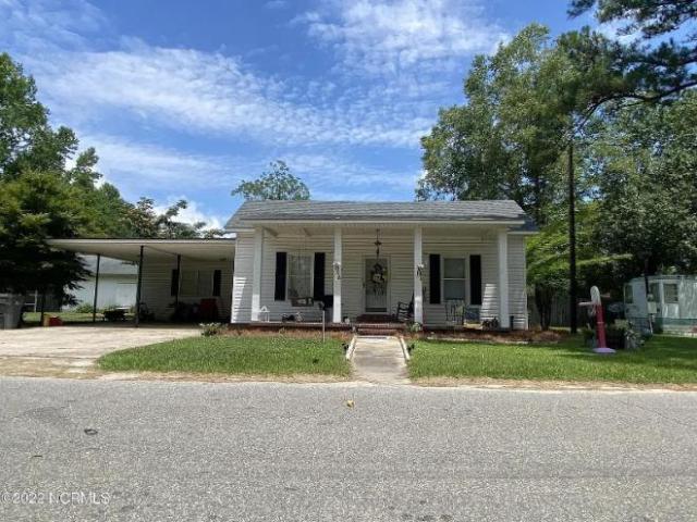 4 Br, 2 bath, Single Family 220 W 3rd Ave