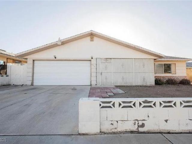 4 Br, 2 bath, Single Family 220 Bruin Way