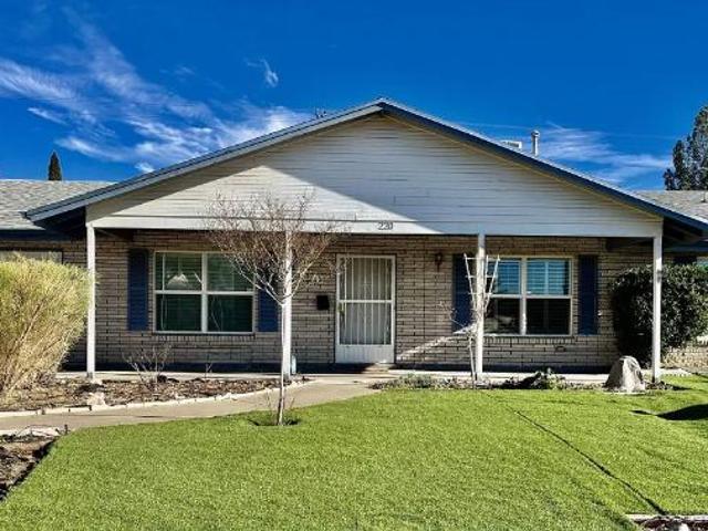 4 Br, 2 bath, Single Family 220 Stratus Rd