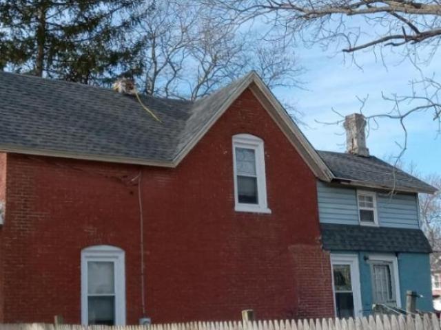 4 Br, 2 bath, Single Family 221 South 4th Street