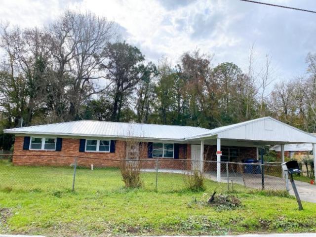 4 Br, 2 bath, Single Family 2226 Formosa Circle