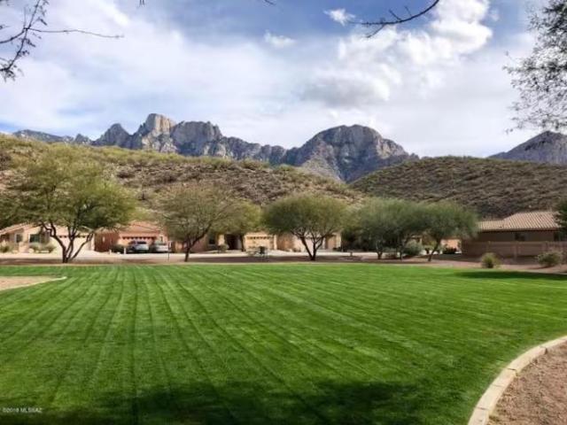 4 Br, 2 bath, Single Family 2227 E Stone Stable Dr