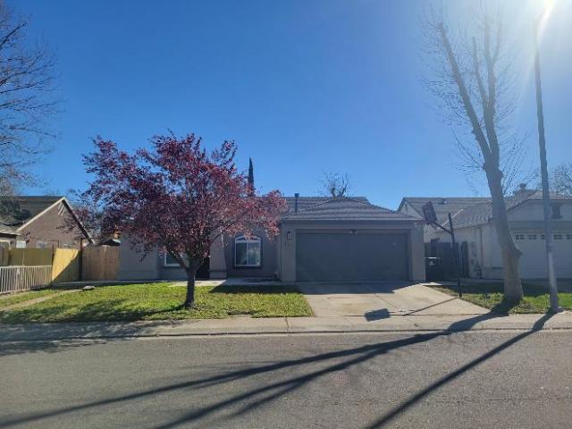 4 Br, 2 bath, Single Family 2234 Wall St