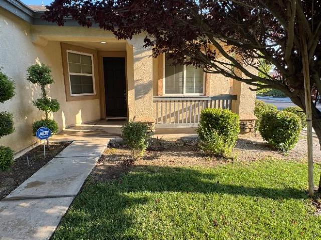4 Br, 2 bath, Single Family 2274 Purple Finch Ct