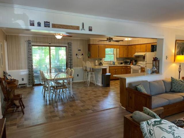 4 Br, 2 bath, Single Family 22 Errett Rd