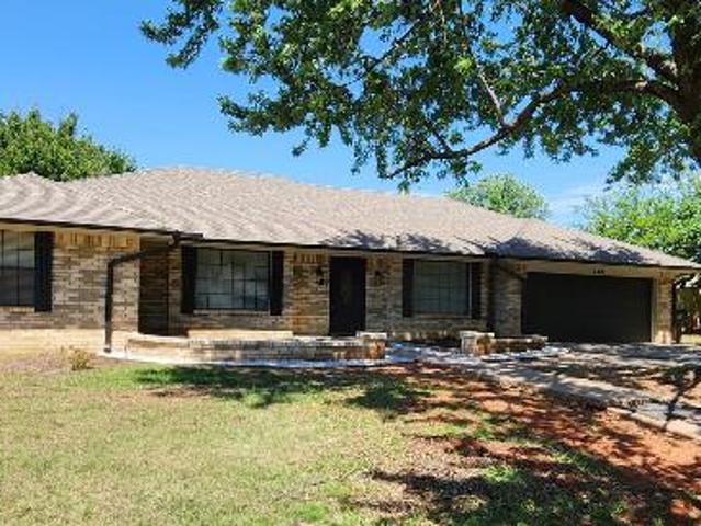 4 Br, 2 bath, Single Family 2301 Bent Trail Rd