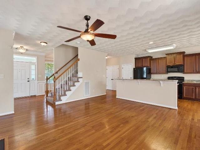 4 Br, 2 bath, Single Family 23020 Britt Way