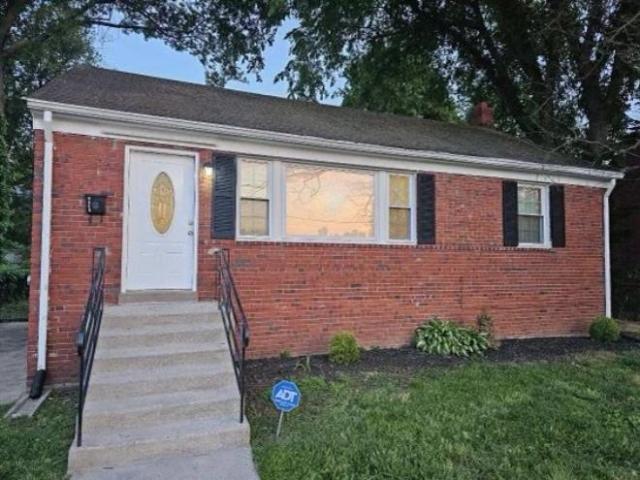 4 Br, 2 bath, Single Family 2305 Oxon Run Dr