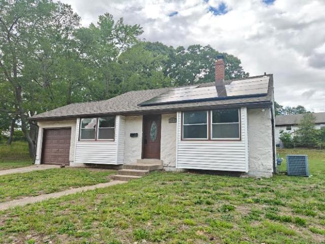 4 Br, 2 bath, Single Family 2313 S Cuthbert Dr