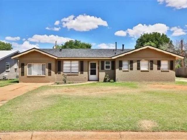 4 Br, 2 bath, Single Family 2317 Glendale Dr