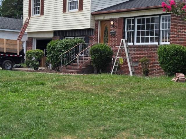 4 Br, 2 bath, Single Family 23 Winnard Rd