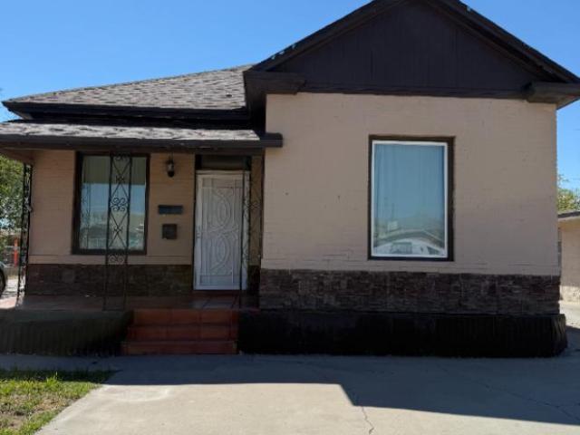 4 Br, 2 bath, Single Family 3416 Rivera Ave