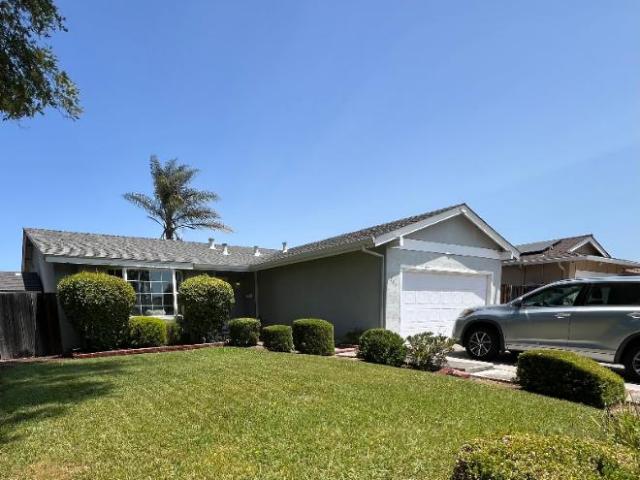 4 Br, 2 bath, Single Family 341 Avenida Pinos