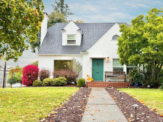 4 Br, 2 bath, Single Family 342 W Chapman Ave