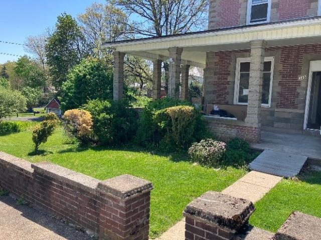 4 Br, 2 bath, Single Family 348 N Eighth Street