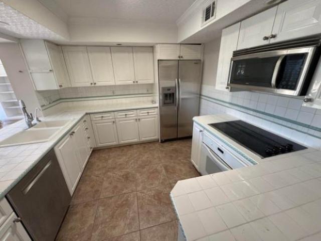 4 Br, 2 bath, Single Family 349 NE 31st Street