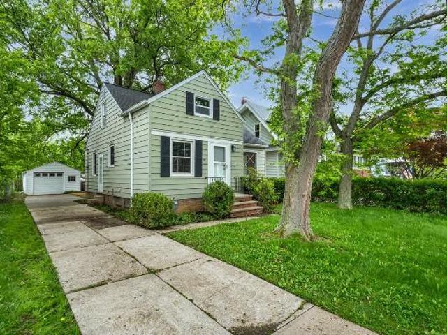 4 Br, 2 bath, Single Family 3516 Park Dr