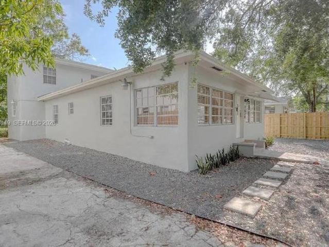 4 Br, 2 bath, Single Family 3628 Thomas Ave