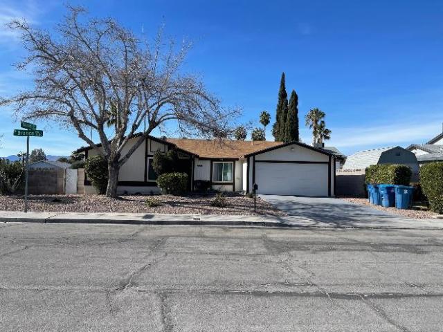 4 Br, 2 bath, Single Family 3665 Bronco Rd