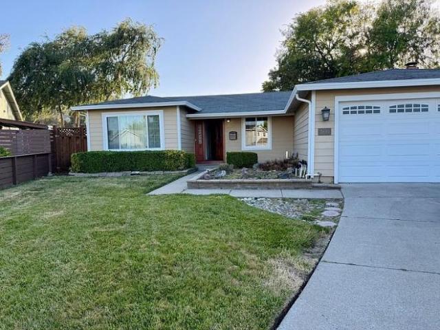 4 Br, 2 bath, Single Family 3681 Shenandoah Ct