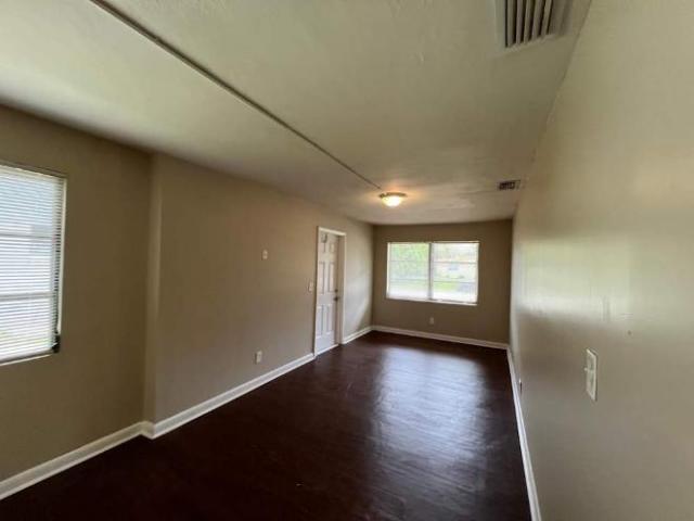 4 Br, 2 bath, Single Family 3702 SW 58th Ter