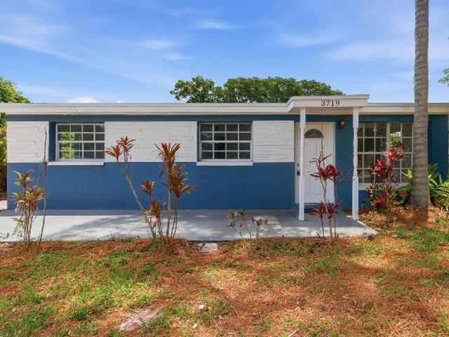 4 Br, 2 bath, Single Family 3719 Papai Drive