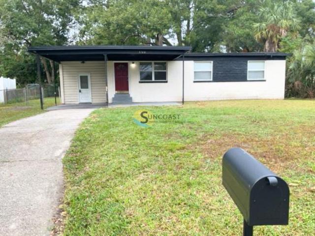 4 Br, 2 bath, Single Family 3740 Ballejo Ct W