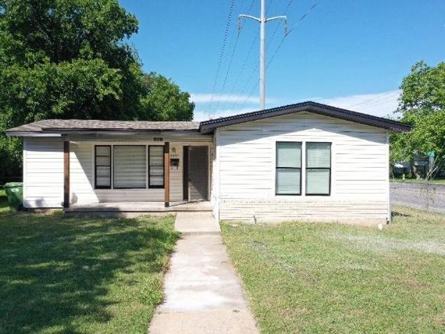 4 Br, 2 bath, Single Family 3801 N 21st A St