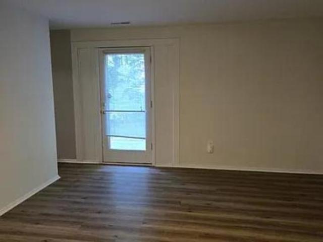 4 Br, 2 bath, Single Family 3816 Farrhill Rd