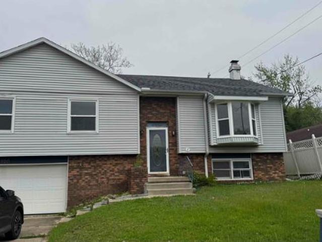 4 Br, 2 bath, Single Family 3920 N Northbrook Dr