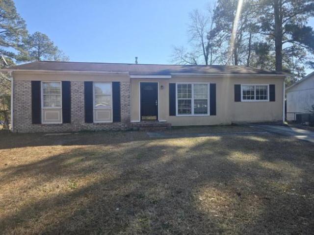 4 Br, 2 bath, Single Family 3938 Kings Park Circle